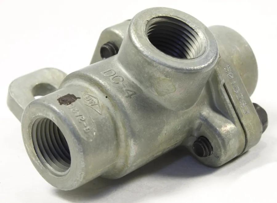 BEN 278614N | Bendix DC-4 Double Check Valve, 3/8 in FNPT Inlet and ...